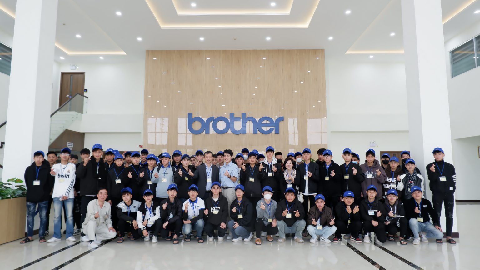 Sinh viên K12 Công nghệ Kỹ thuật Điện - Điện tử Trường Cao đẳng Quốc tế ...